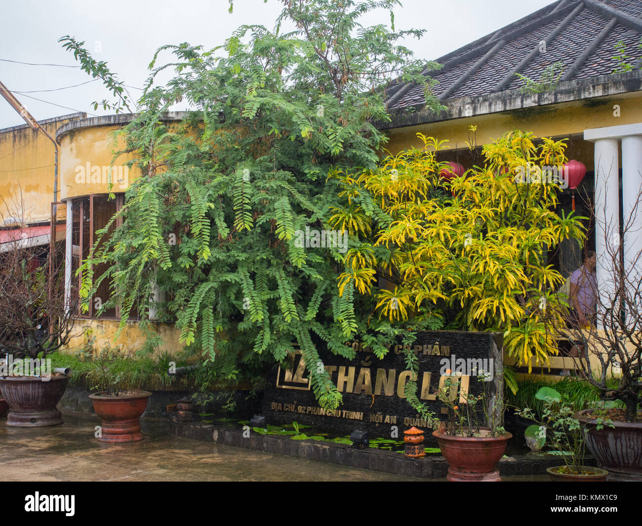 Yellow building vietnam hi-res stock photography and images - Alamy