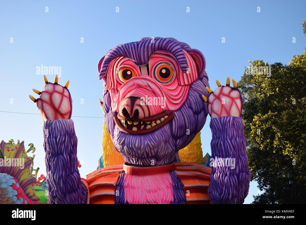 Bear on a carnival float Stock Photo - Alamy