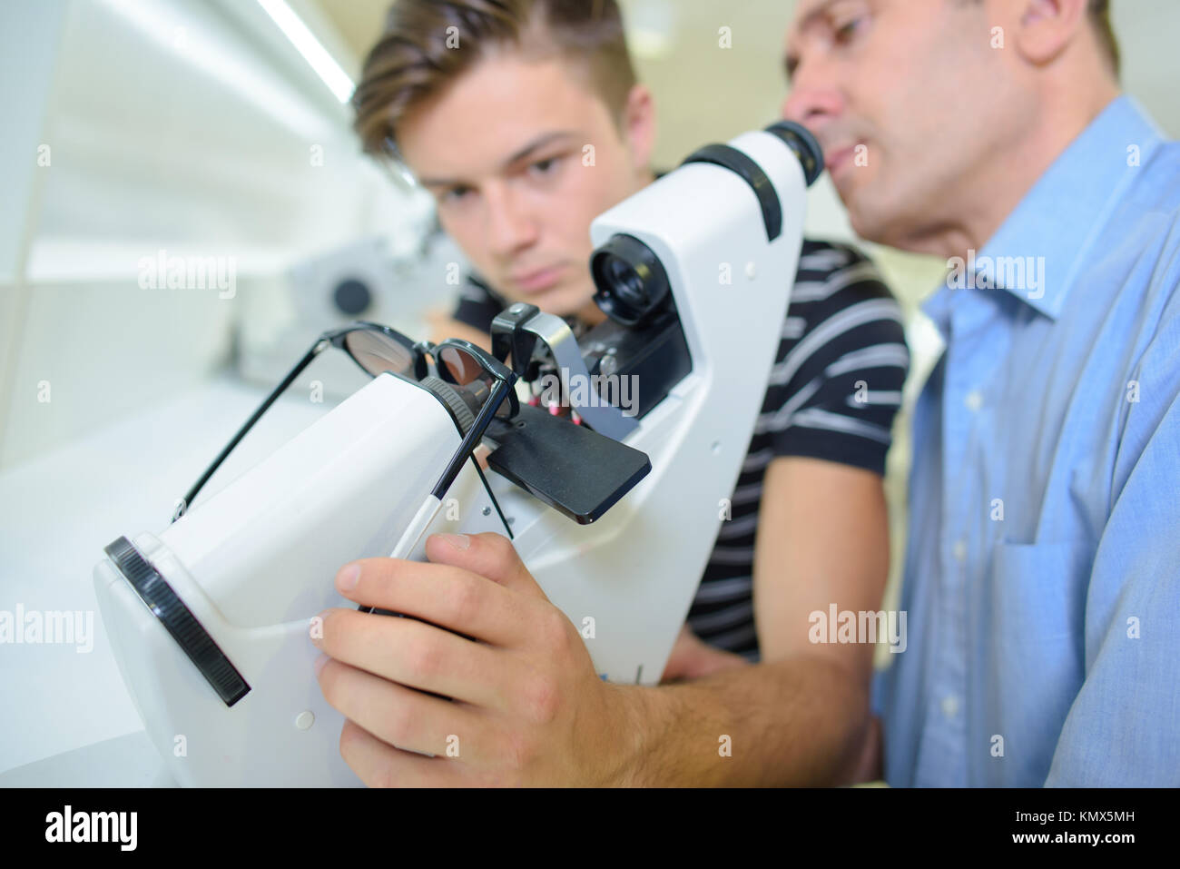 Polarizing microscope hi-res stock photography and images - Alamy