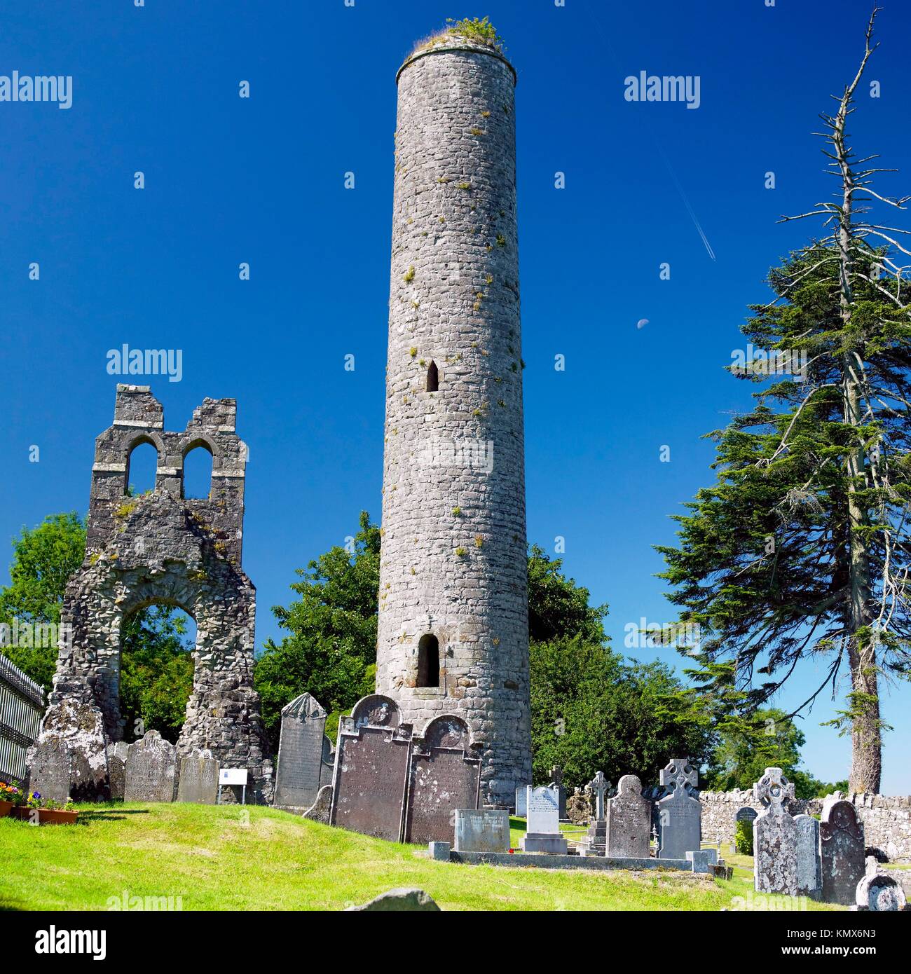 Donaghmore ruins hi-res stock photography and images - Alamy