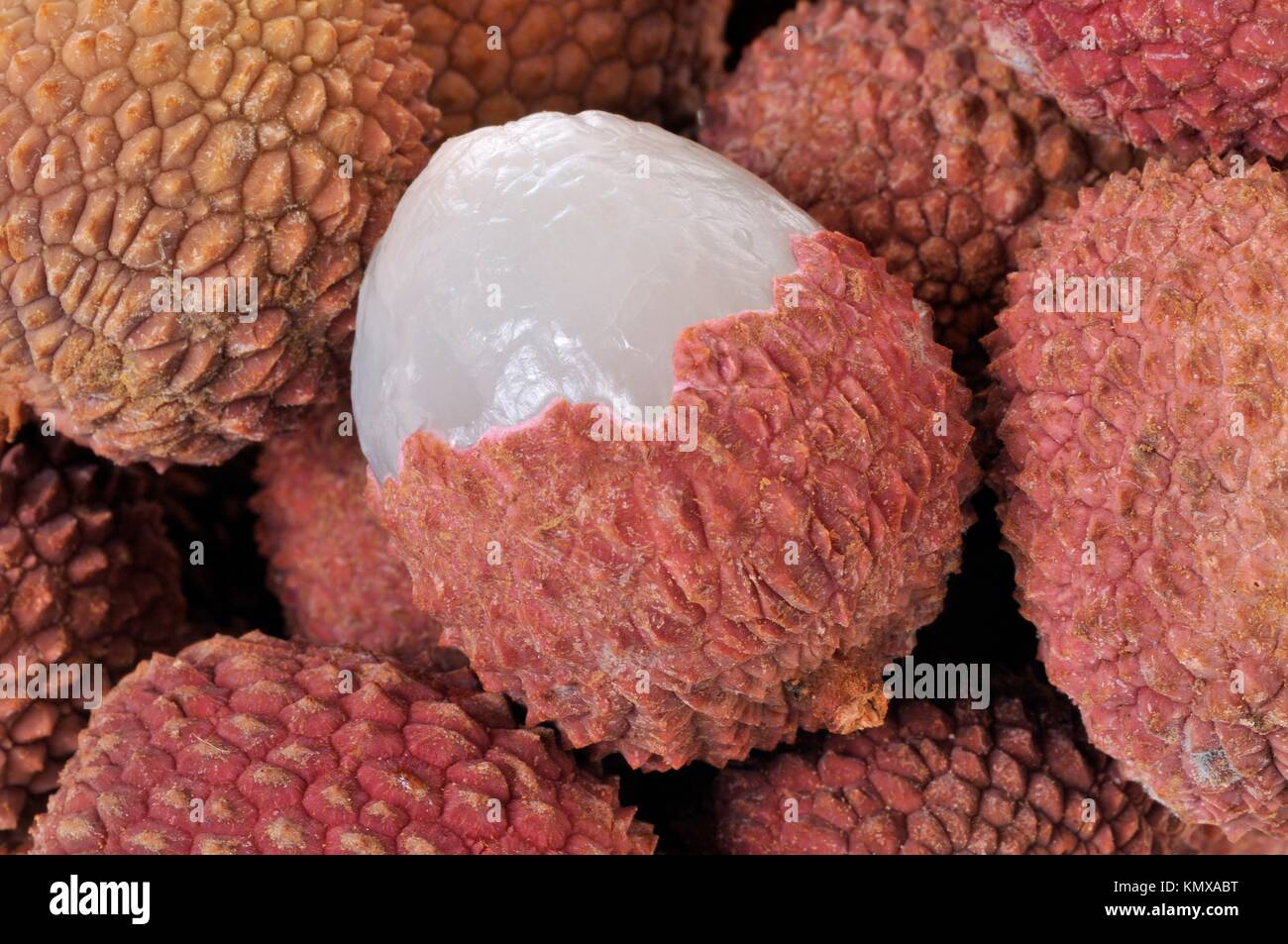 Lychees with shell hi-res stock photography and images - Alamy
