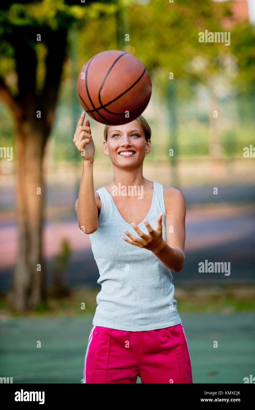 Summer basketball hi-res stock photography and images - Alamy
