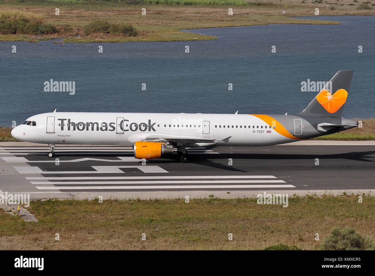 THOMAS COOK AIRLINES AIRBUS A321-200 G-TCDY Stock Photo - Alamy