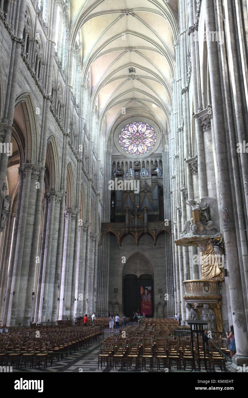 Amiens cathedral interior hi-res stock photography and images - Alamy