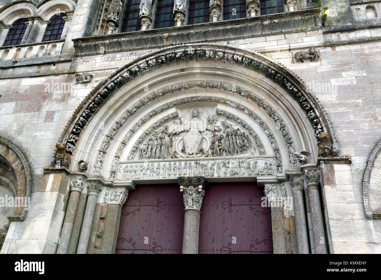 Tympanum vezelay hi-res stock photography and images - Alamy