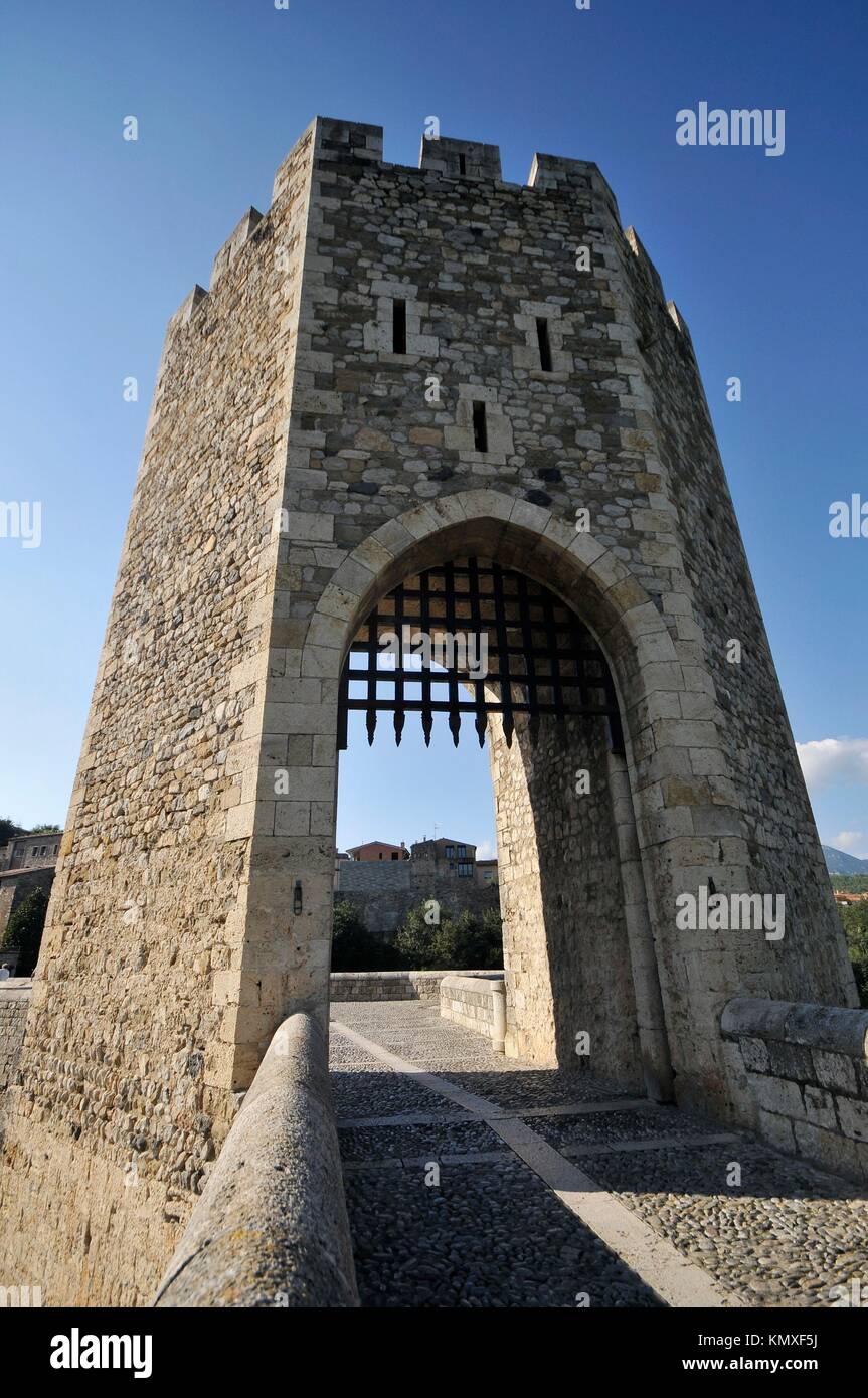 Europe gate bridge hi-res stock photography and images - Alamy