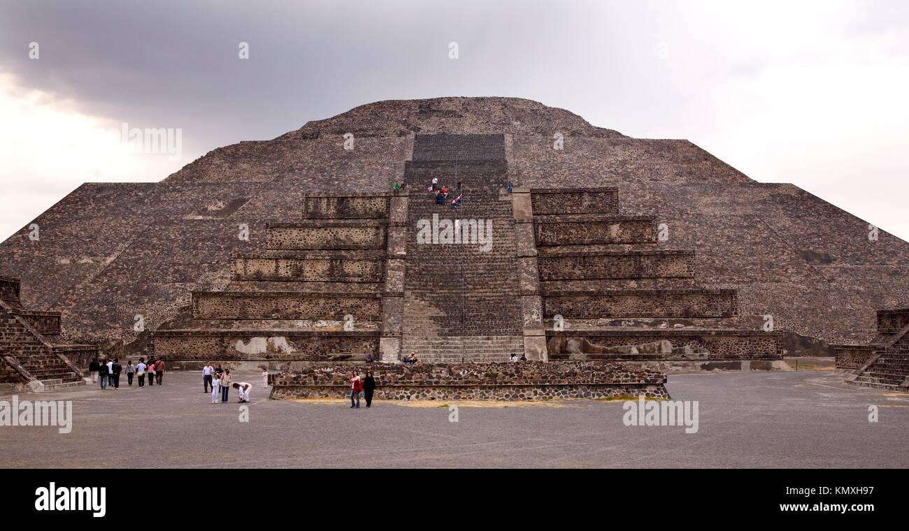 Human sacrifice inca hi-res stock photography and images - Alamy
