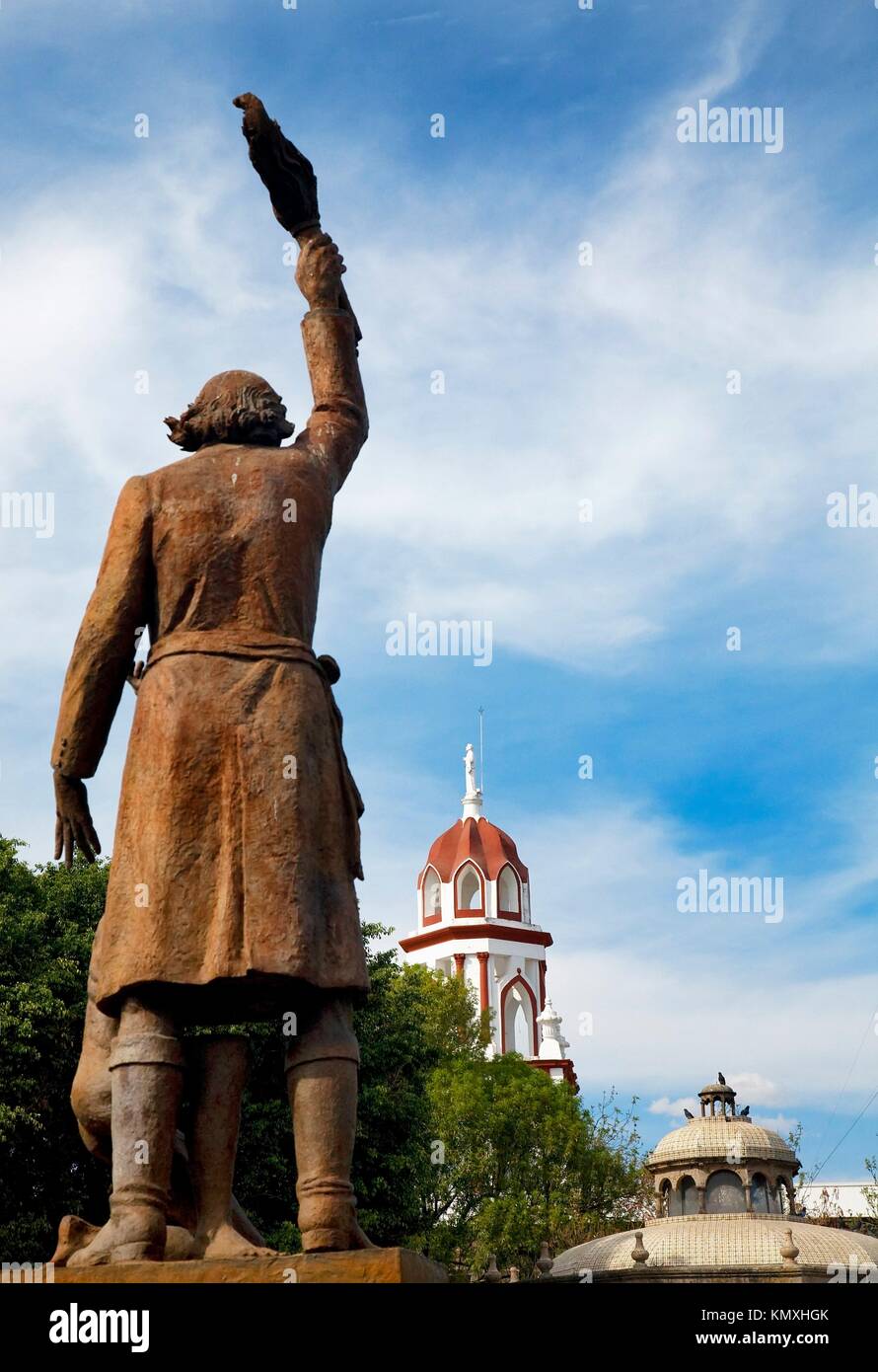 Father hidalgo statue hi-res stock photography and images - Alamy
