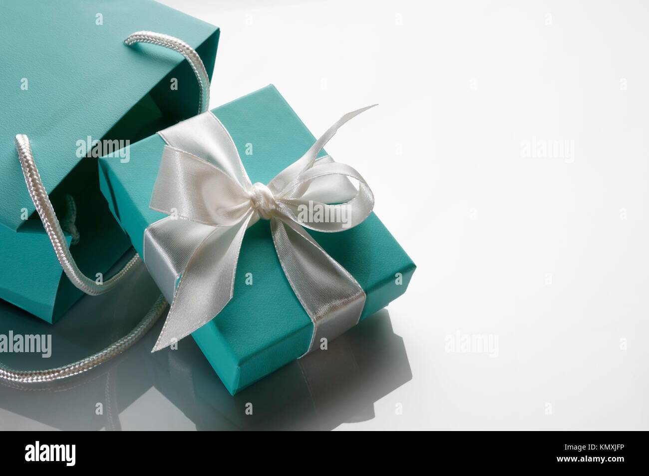 Tiffany Blue Box White Ribbon High Resolution Stock Photography and ...
