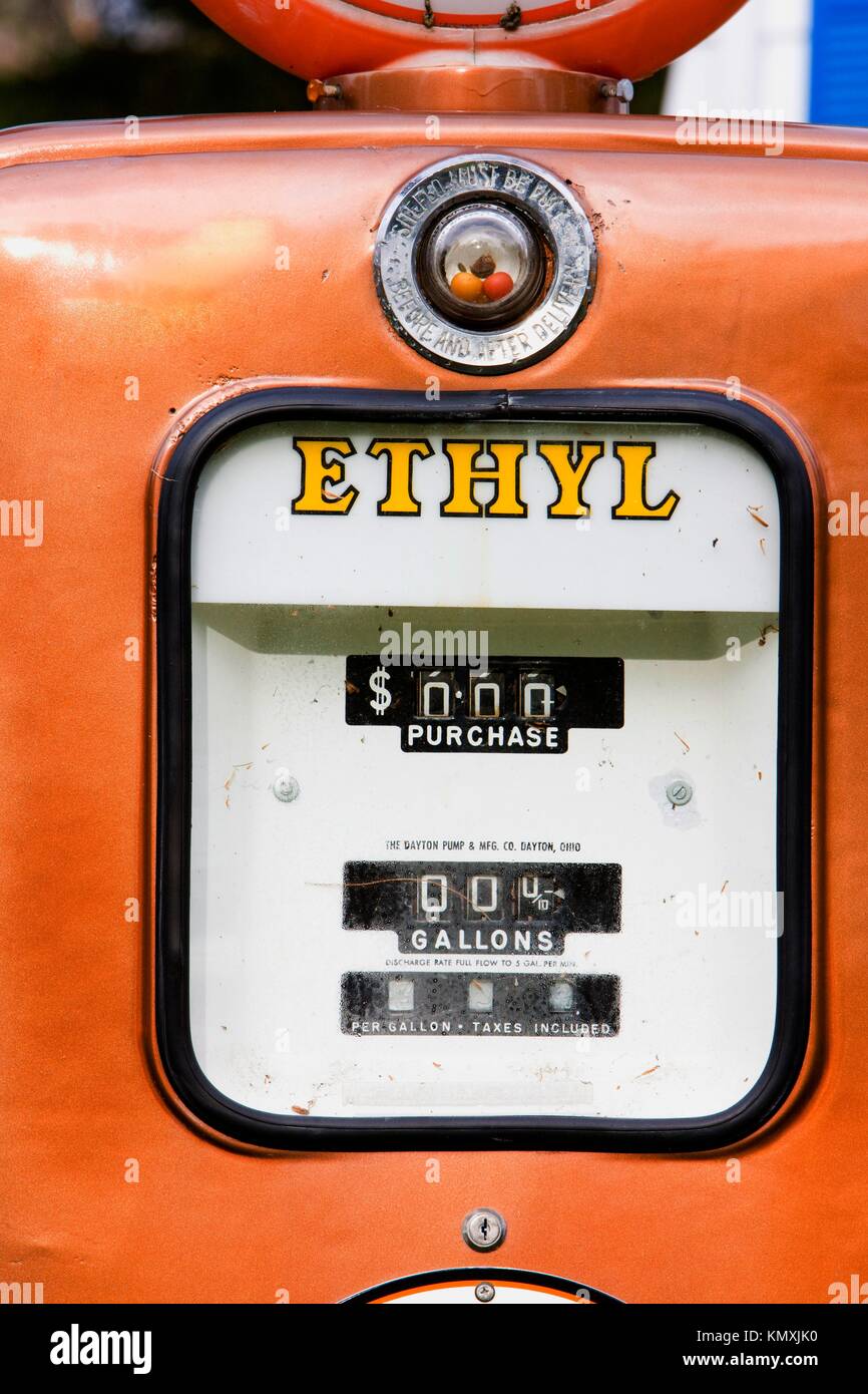 Petrol station indicator hi-res stock photography and images - Alamy