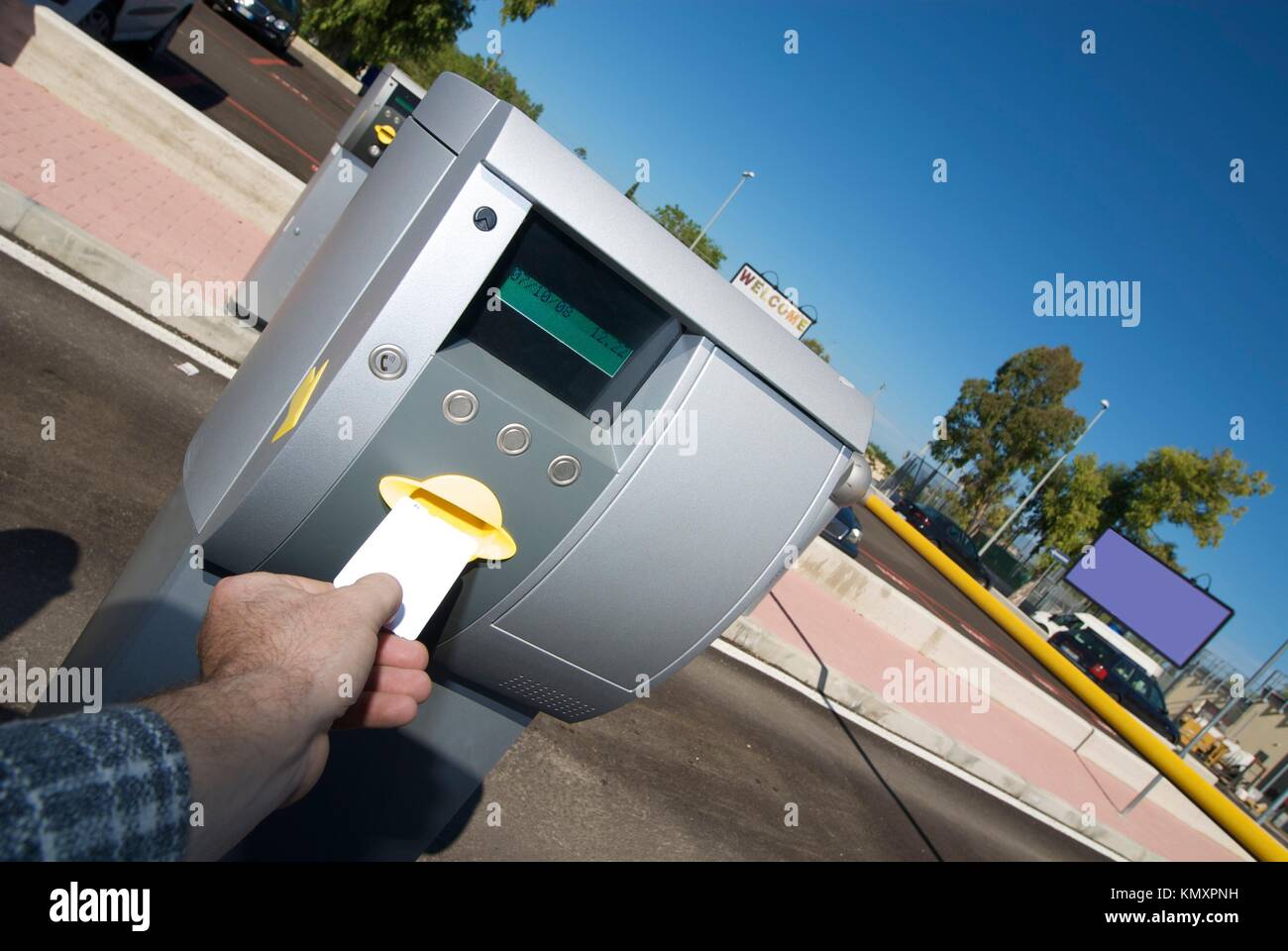 Ticket bar hi-res stock photography and images - Alamy