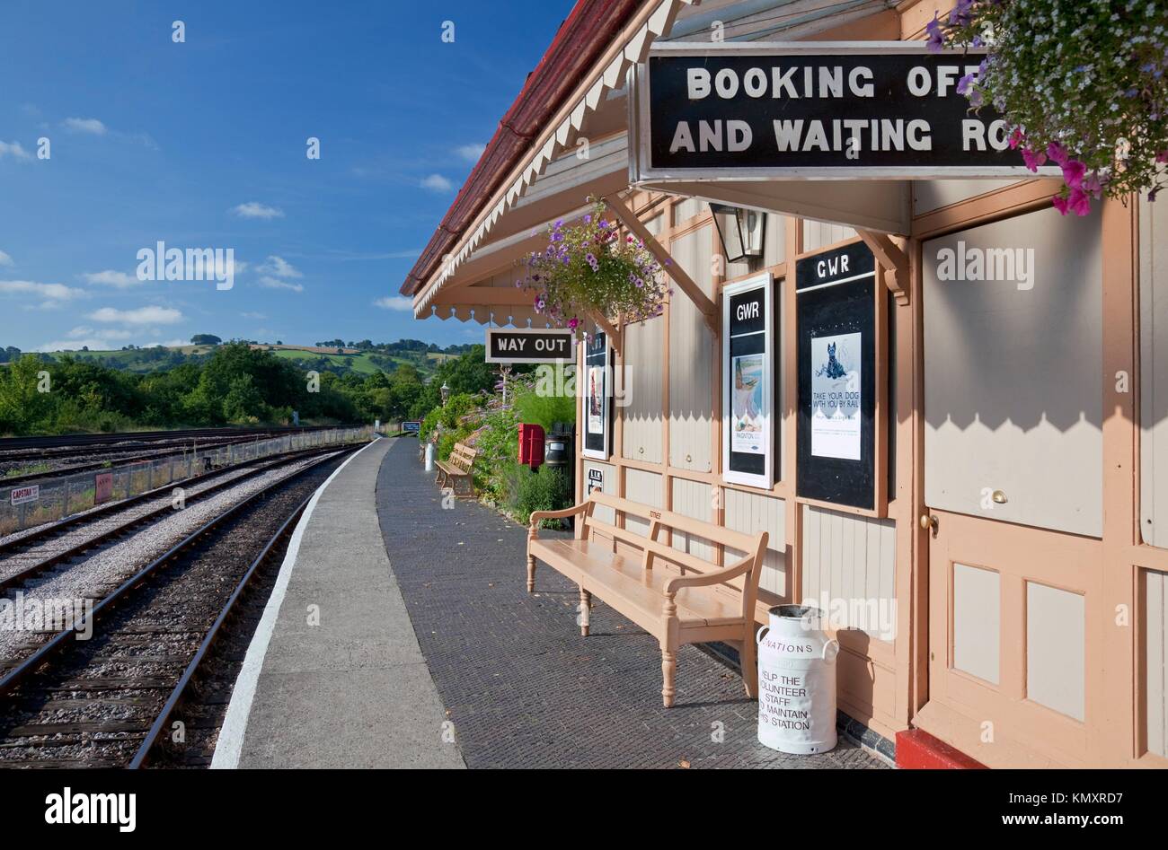 Old train station england hi-res stock photography and images - Alamy