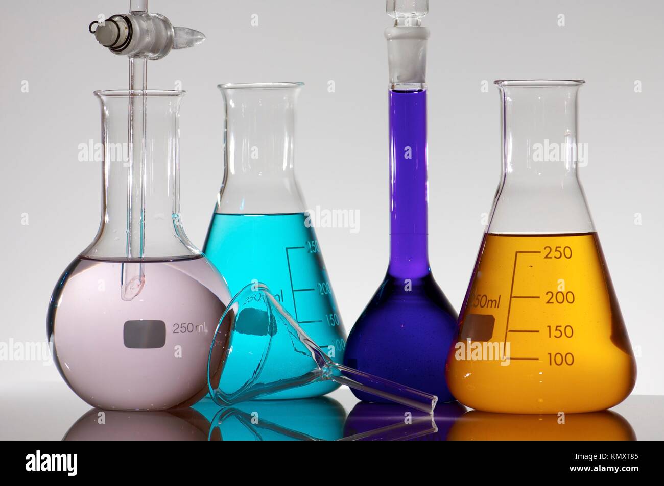 Funnel beaker people hi-res stock photography and images - Alamy