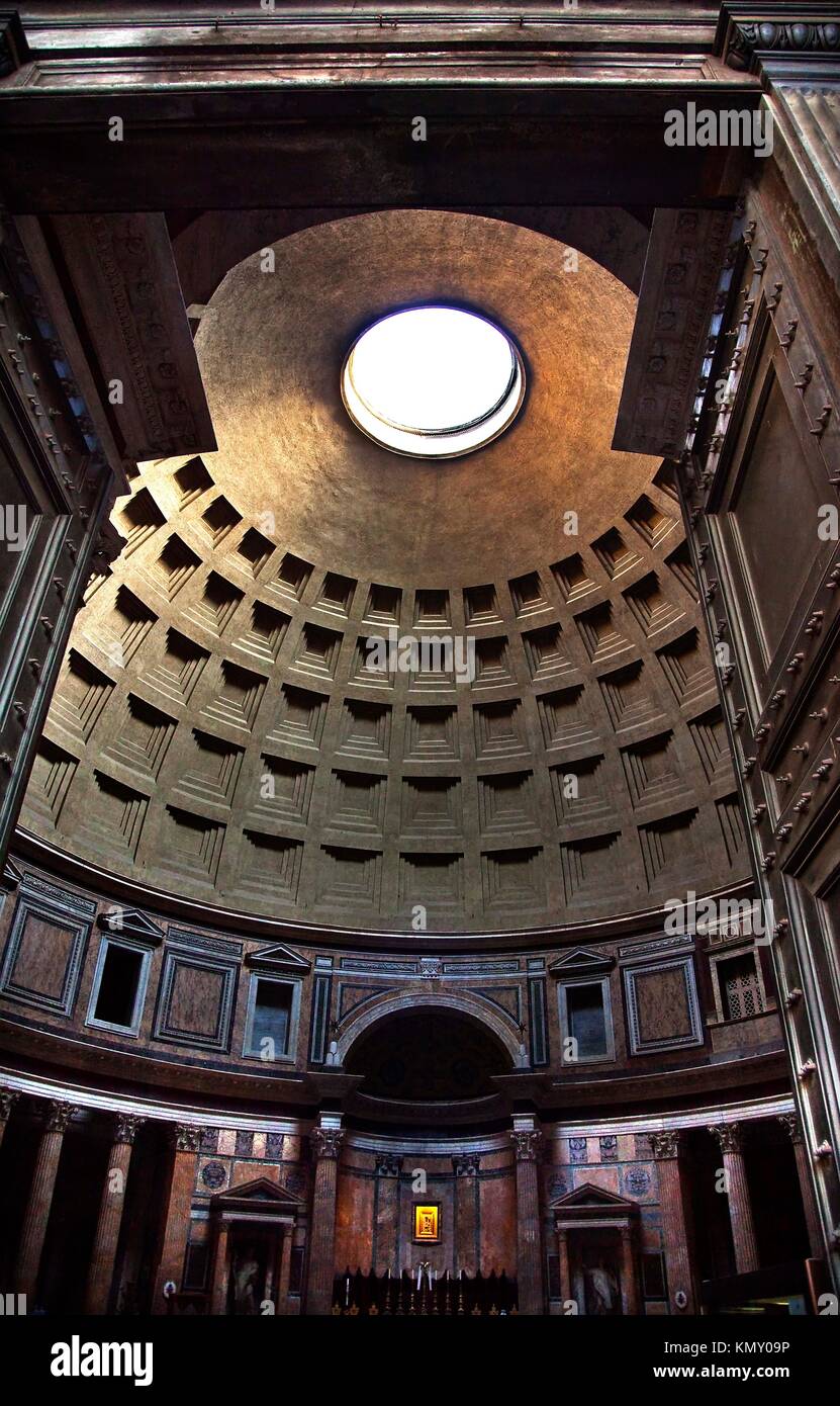 Pantheon rome door hi-res stock photography and images - Alamy