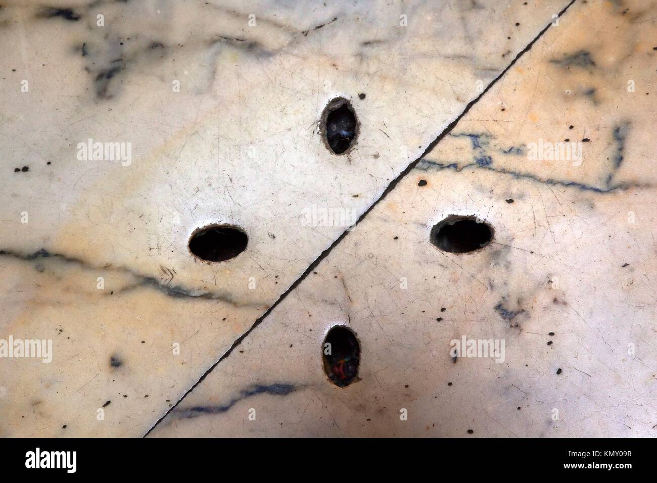 Roman pantheon drain hi-res stock photography and images - Alamy