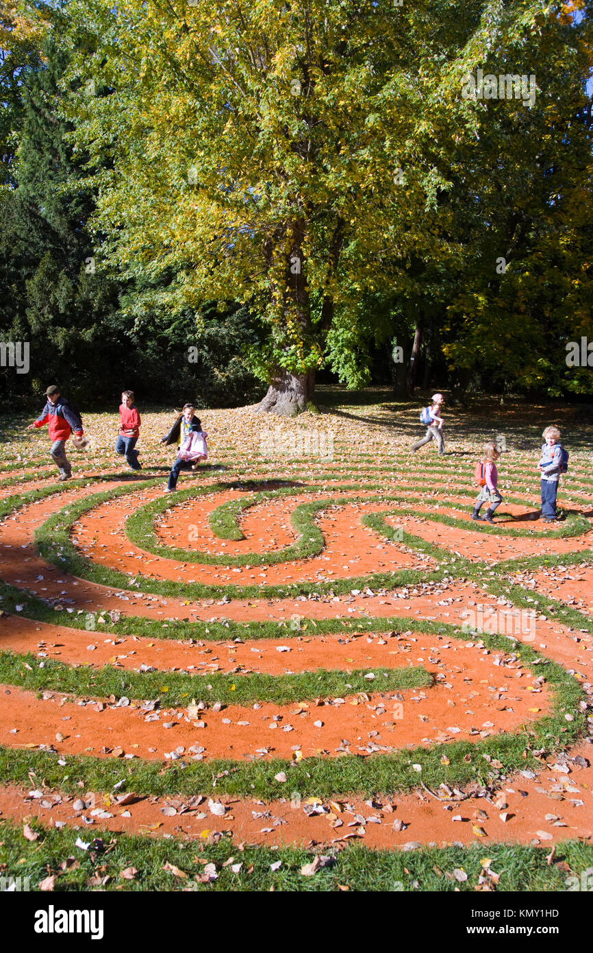 Turf labyrinth hi-res stock photography and images - Alamy