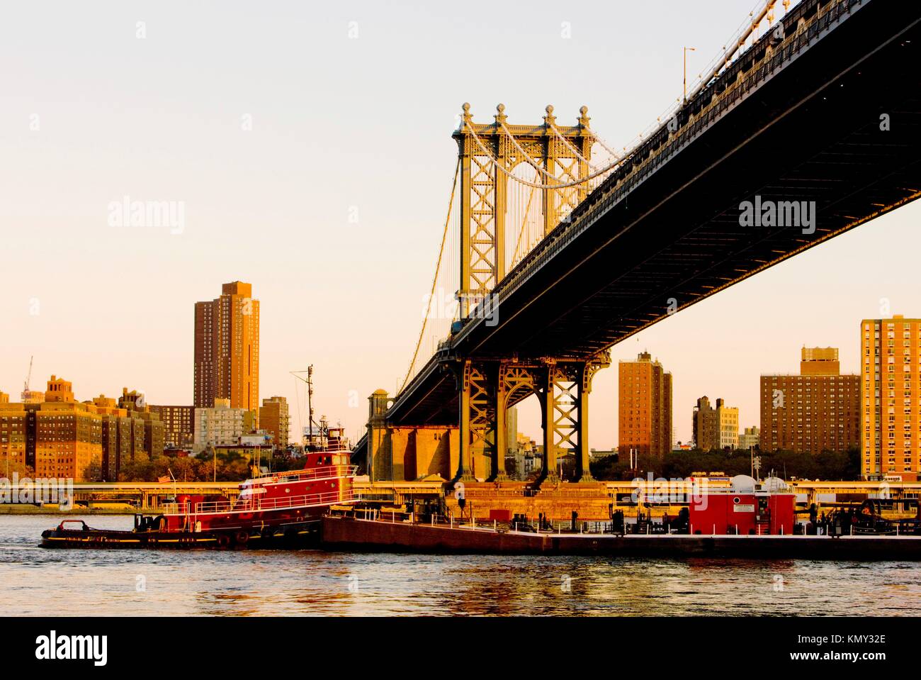 Manhattan ship hi-res stock photography and images - Alamy
