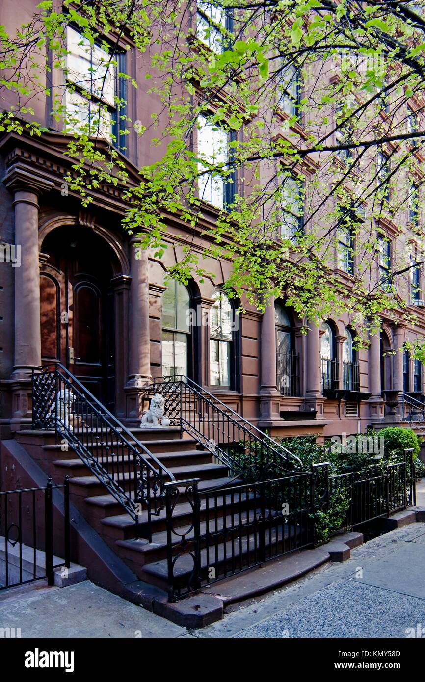 Boston brownstone steps hi-res stock photography and images - Alamy