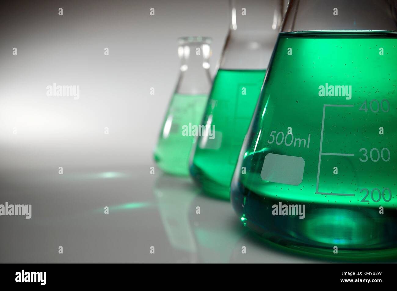 Conical flask with green liquid hi-res stock photography and images - Alamy