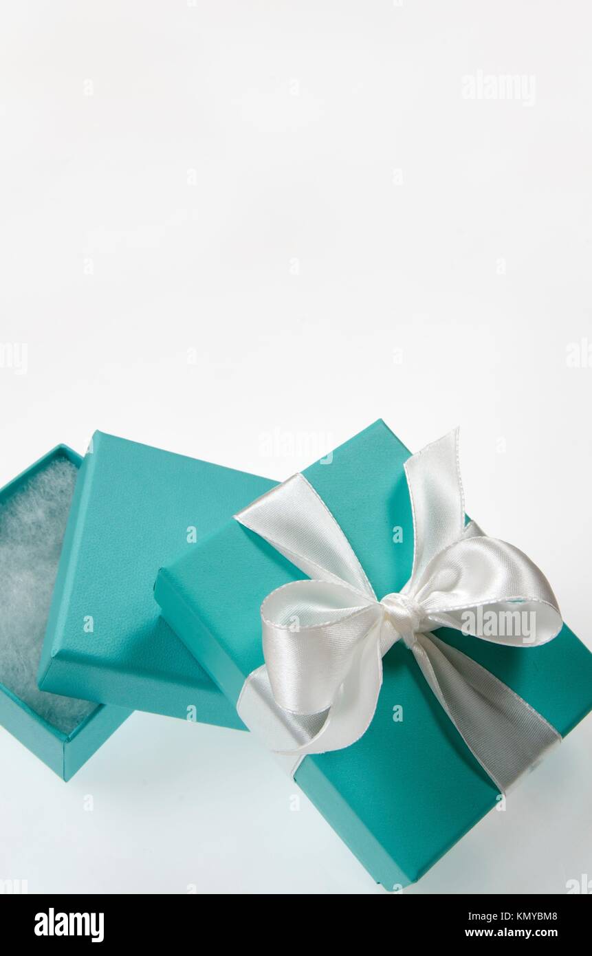 Tiffany Blue Box White Ribbon High Resolution Stock Photography and ...