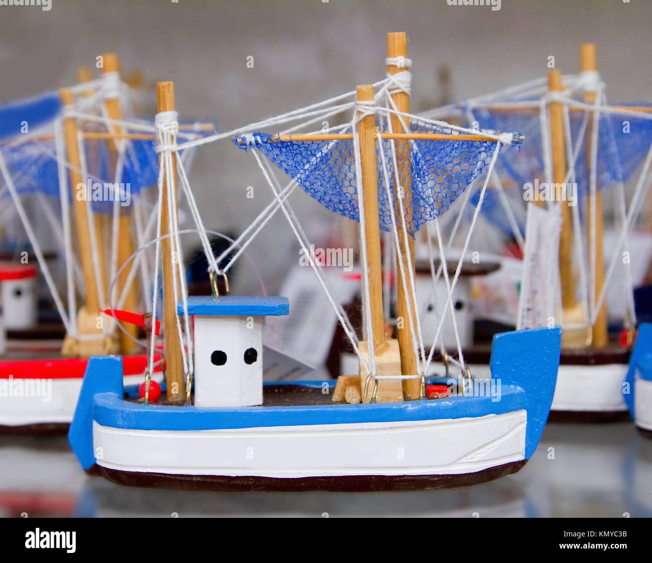 Handcraft ship model hi-res stock photography and images - Alamy