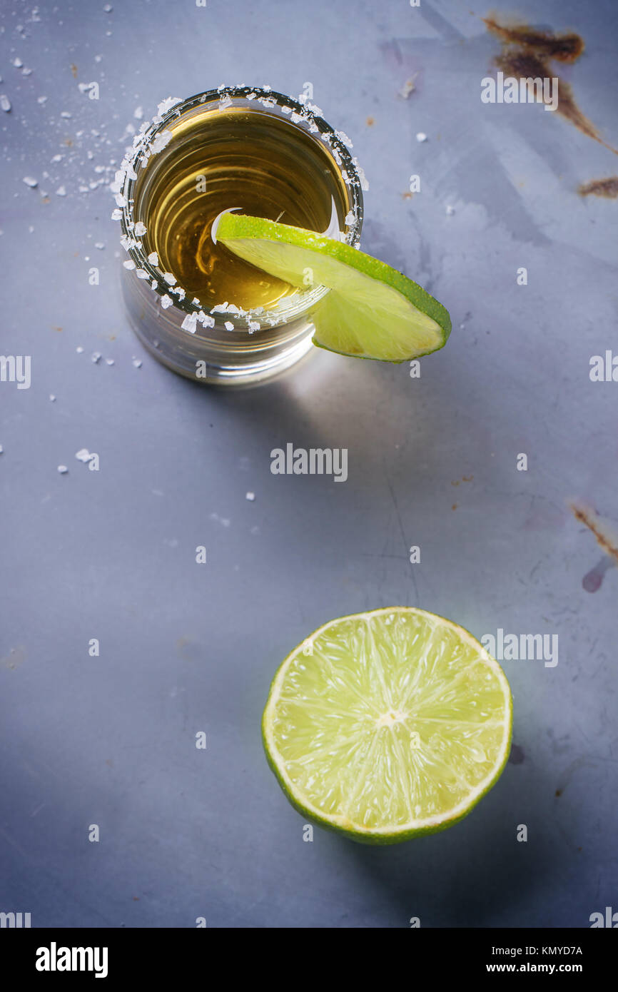 Gold bar overhead hi-res stock photography and images - Alamy