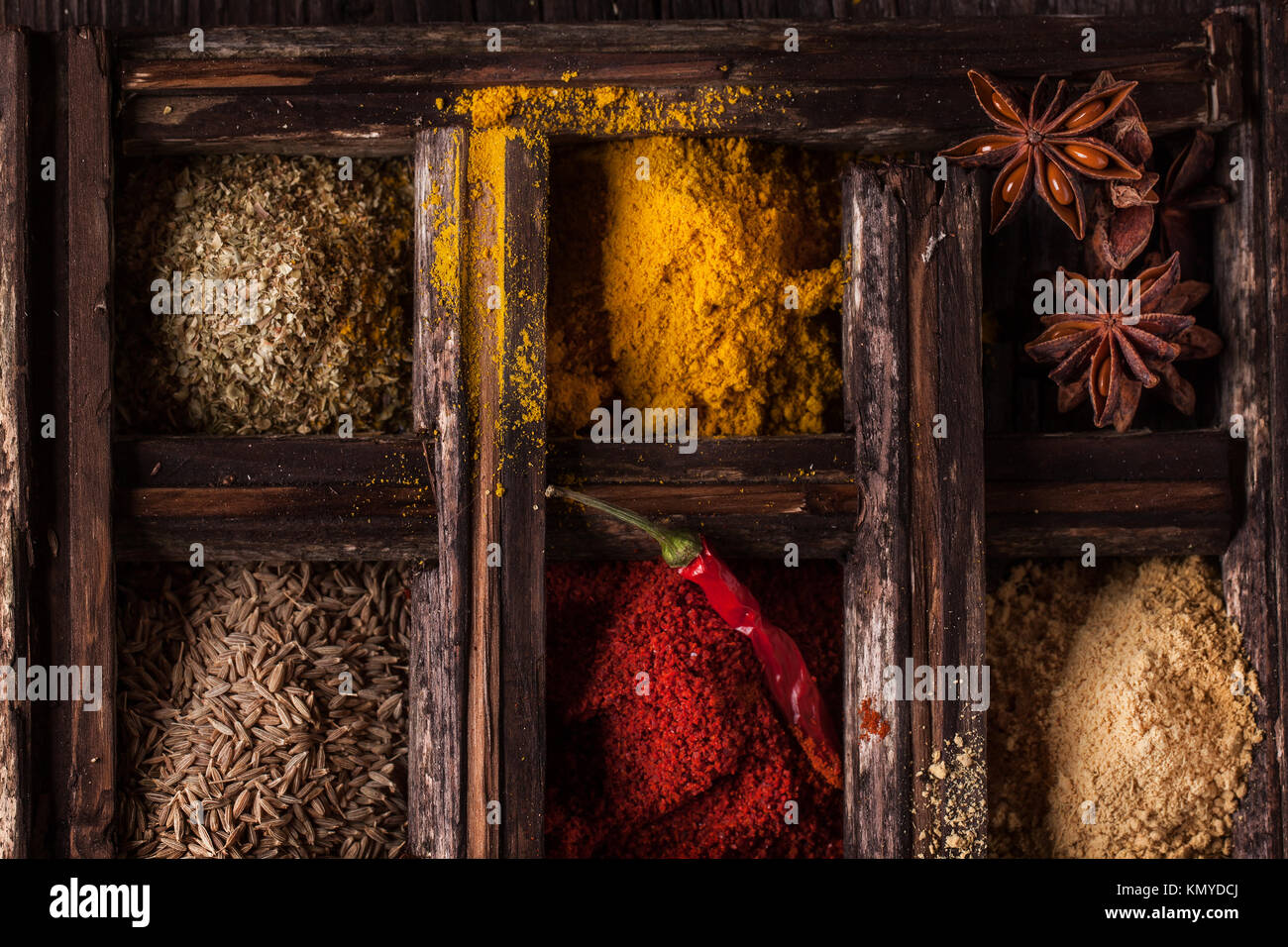 Top view on mix of spices in old wooden box Stock Photo - Alamy