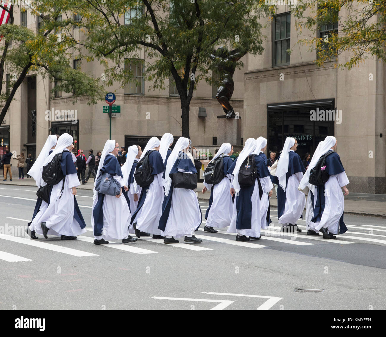 Nuns/Sisters Crossing Road Manhattan New York Stock Photo - Alamy