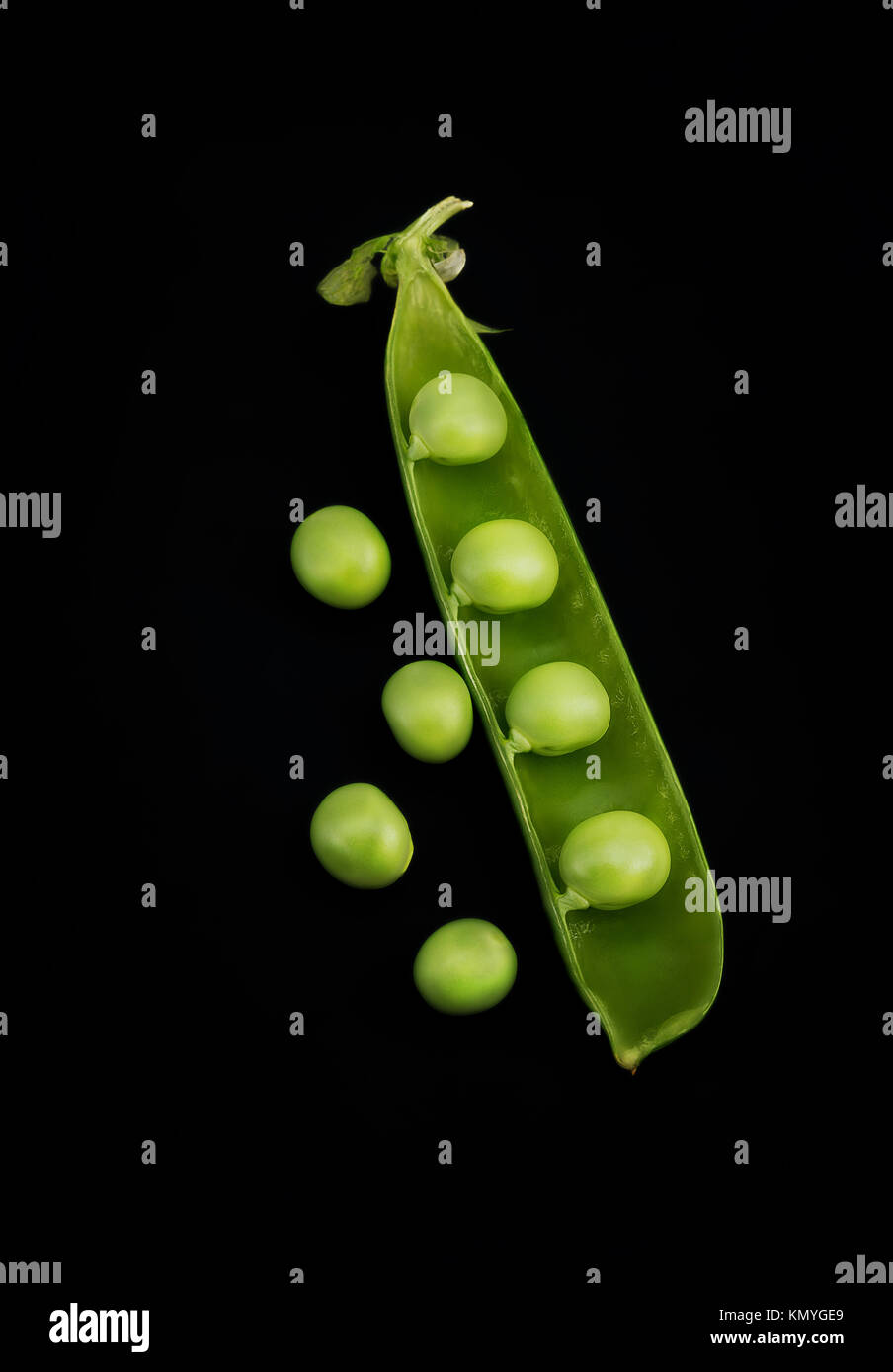 Shell peas hi-res stock photography and images - Alamy