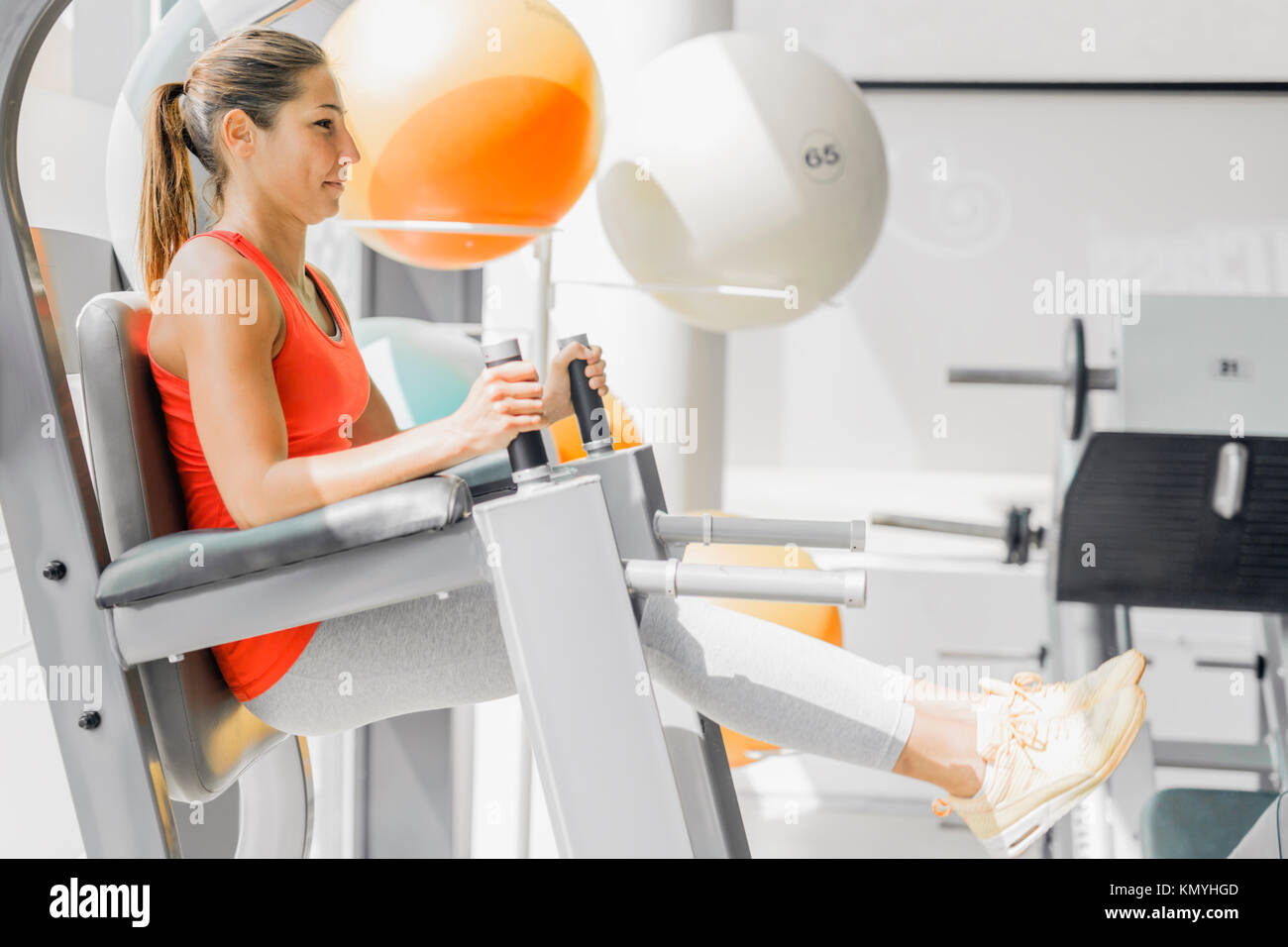 Woman abs gym hi-res stock photography and images - Alamy