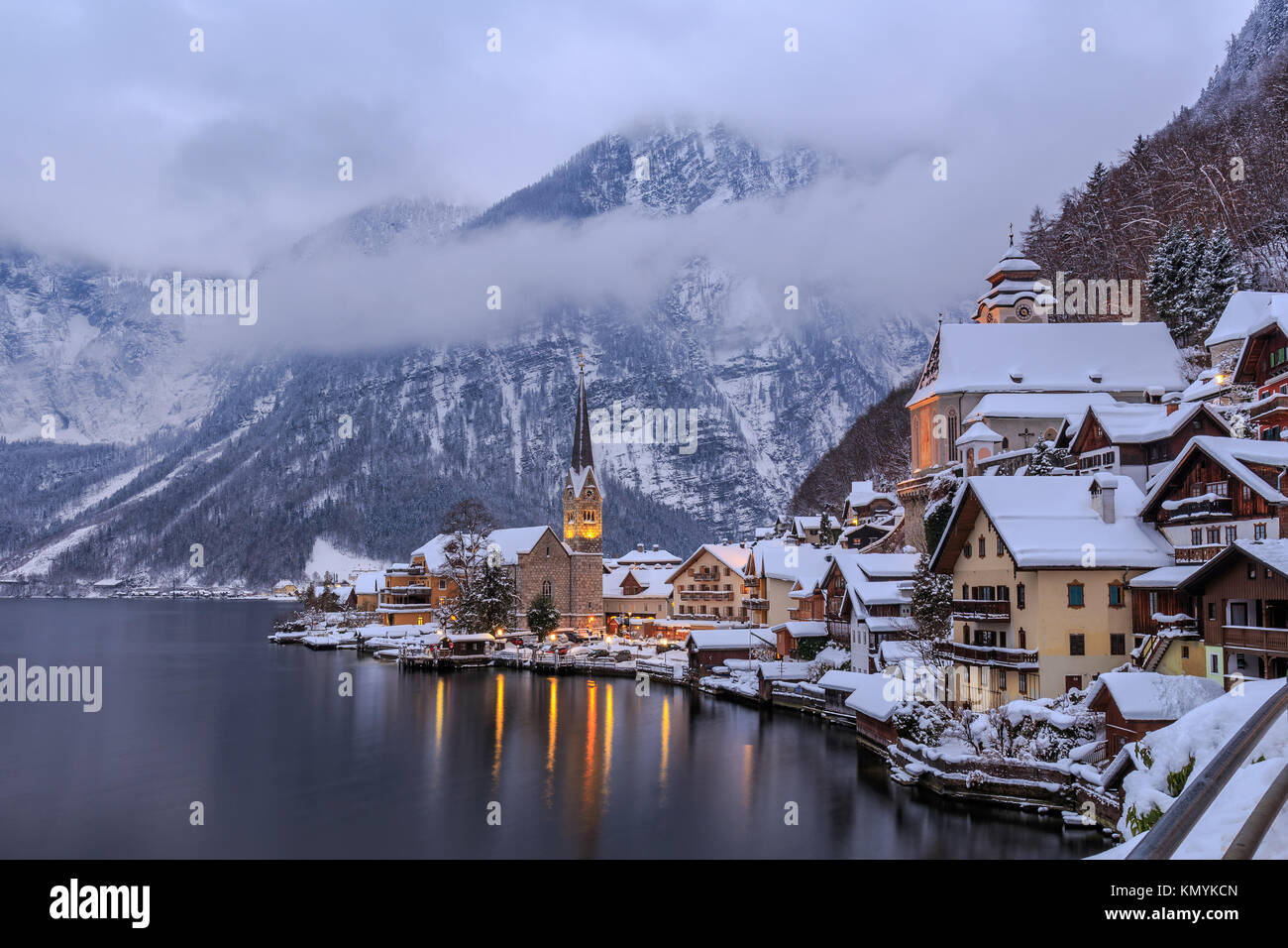 Hallstatt austria winter hi-res stock photography and images - Alamy