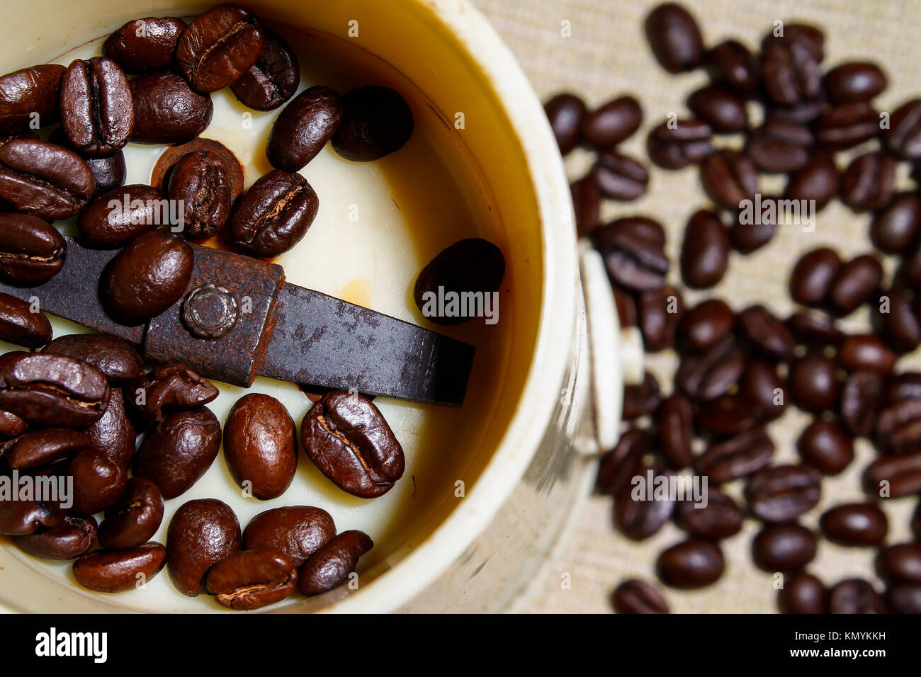 Freshly ground coffee old hi-res stock photography and images - Alamy