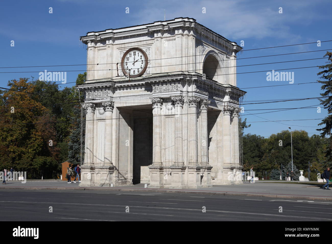 Chisinau arch of triumph hi-res stock photography and images - Alamy