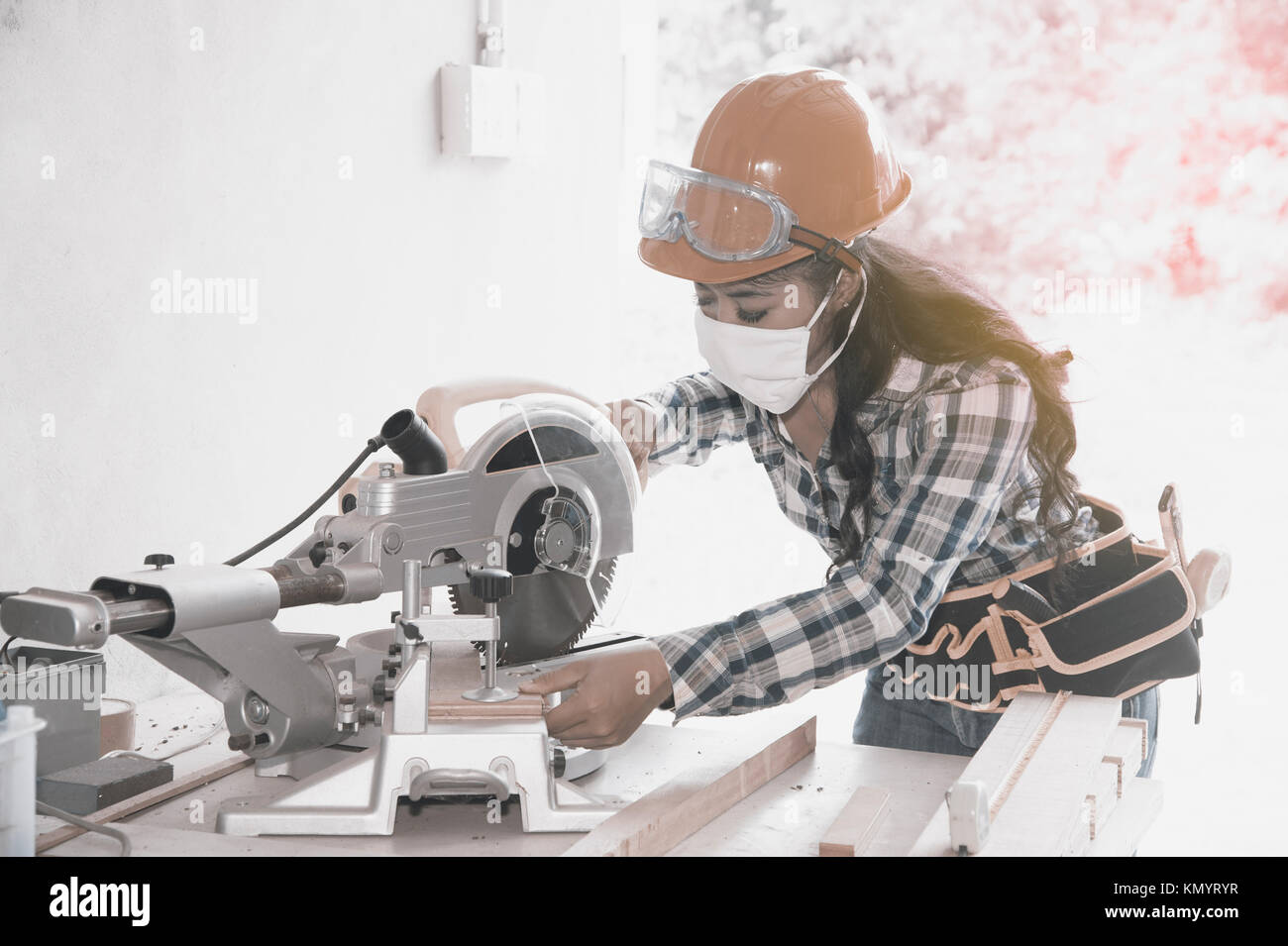 Female electric sander hi-res stock photography and images - Alamy