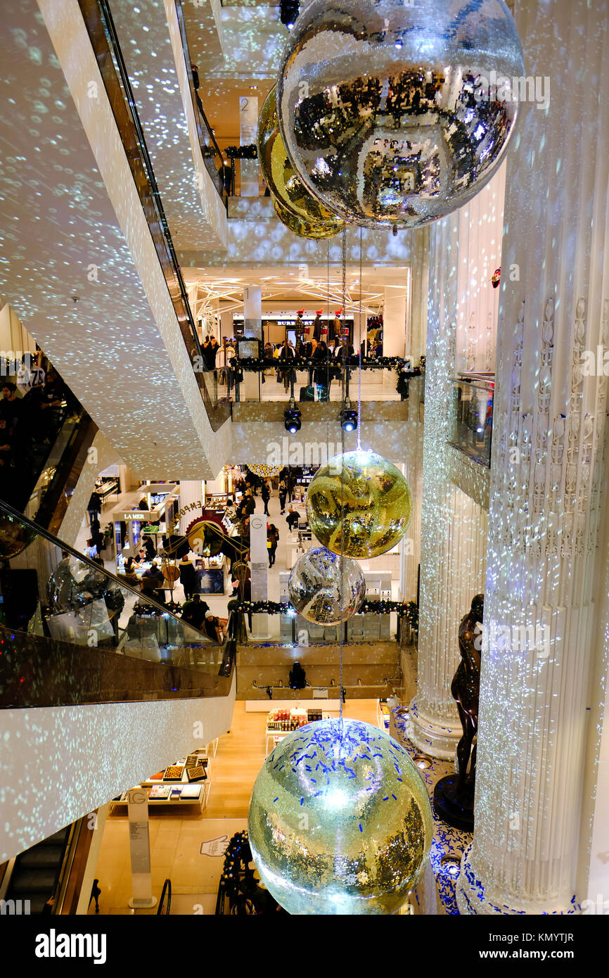 Selfridges london hi-res stock photography and images - Alamy