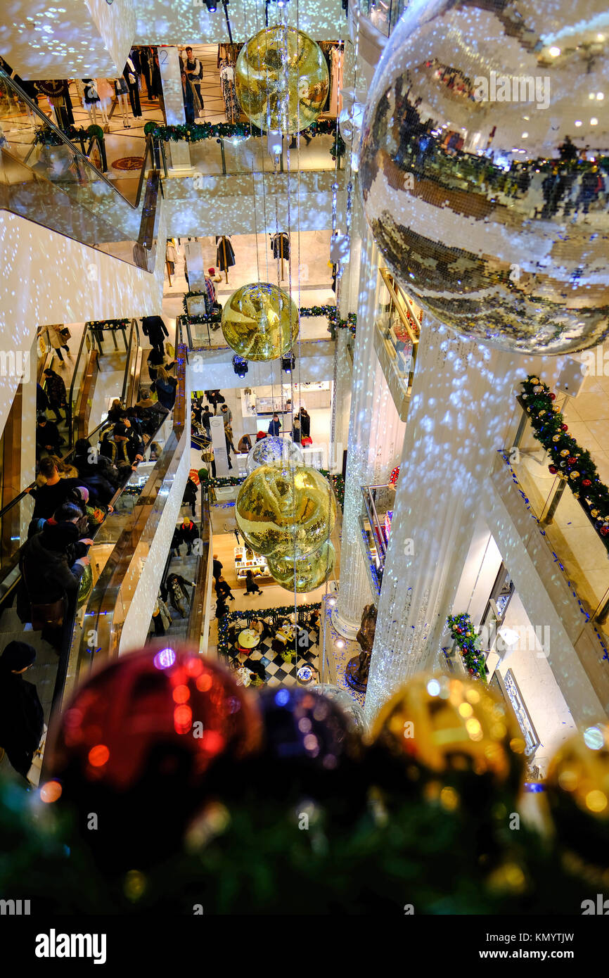 Selfridges department store hi-res stock photography and images - Alamy