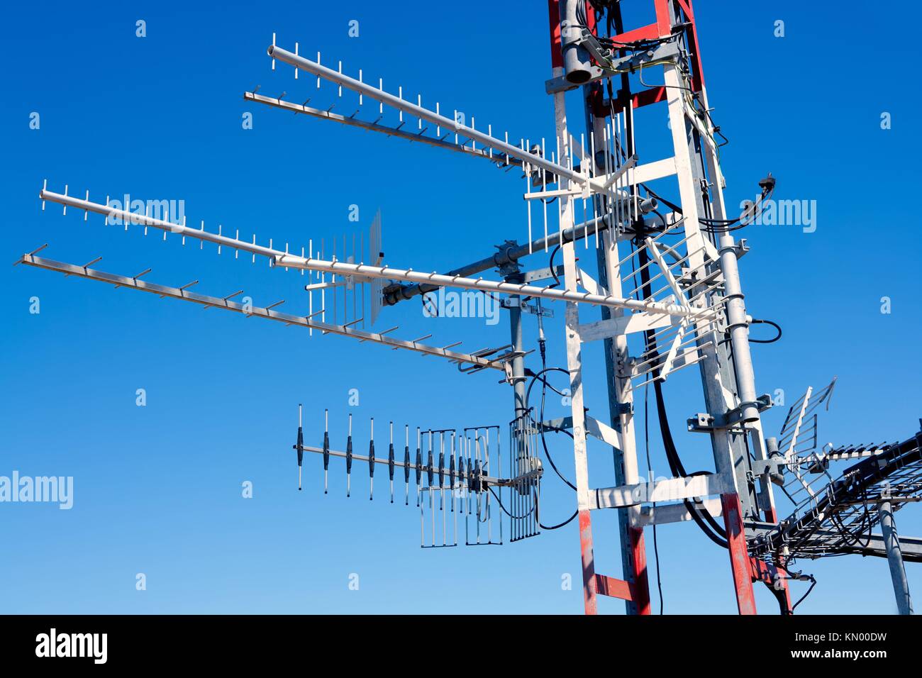 Radio mast transmitter and receiving hi-res stock photography and ...