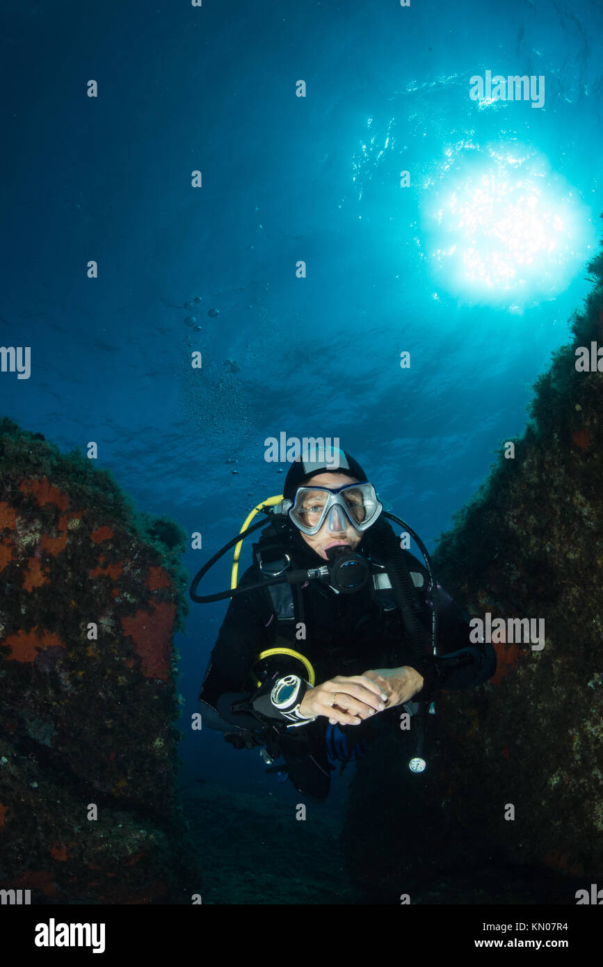 Woman diving hi-res stock photography and images - Alamy