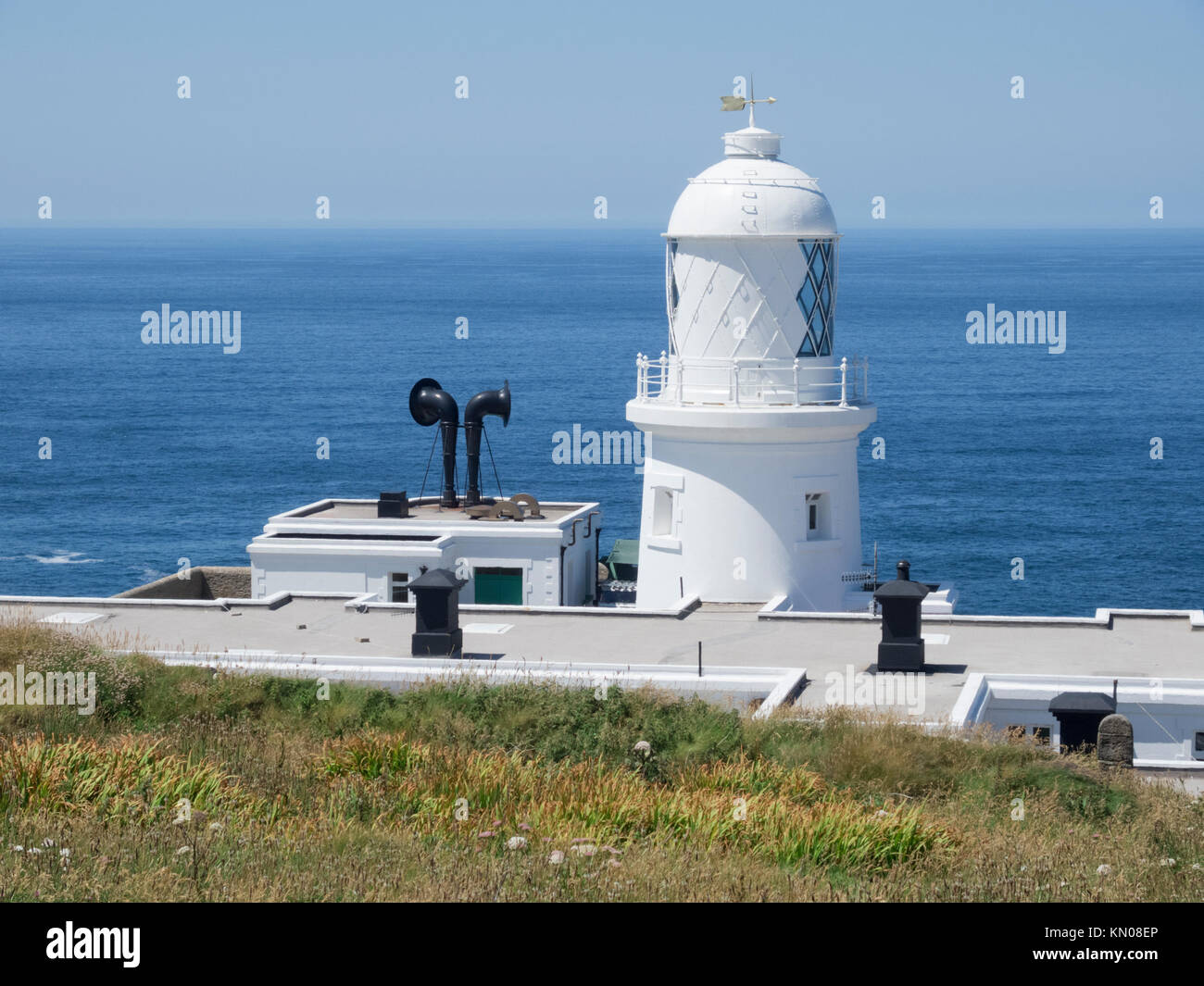 Pendeen Lighthouse, Pendeen New Cliff, Cornwall, England, UK in June ...