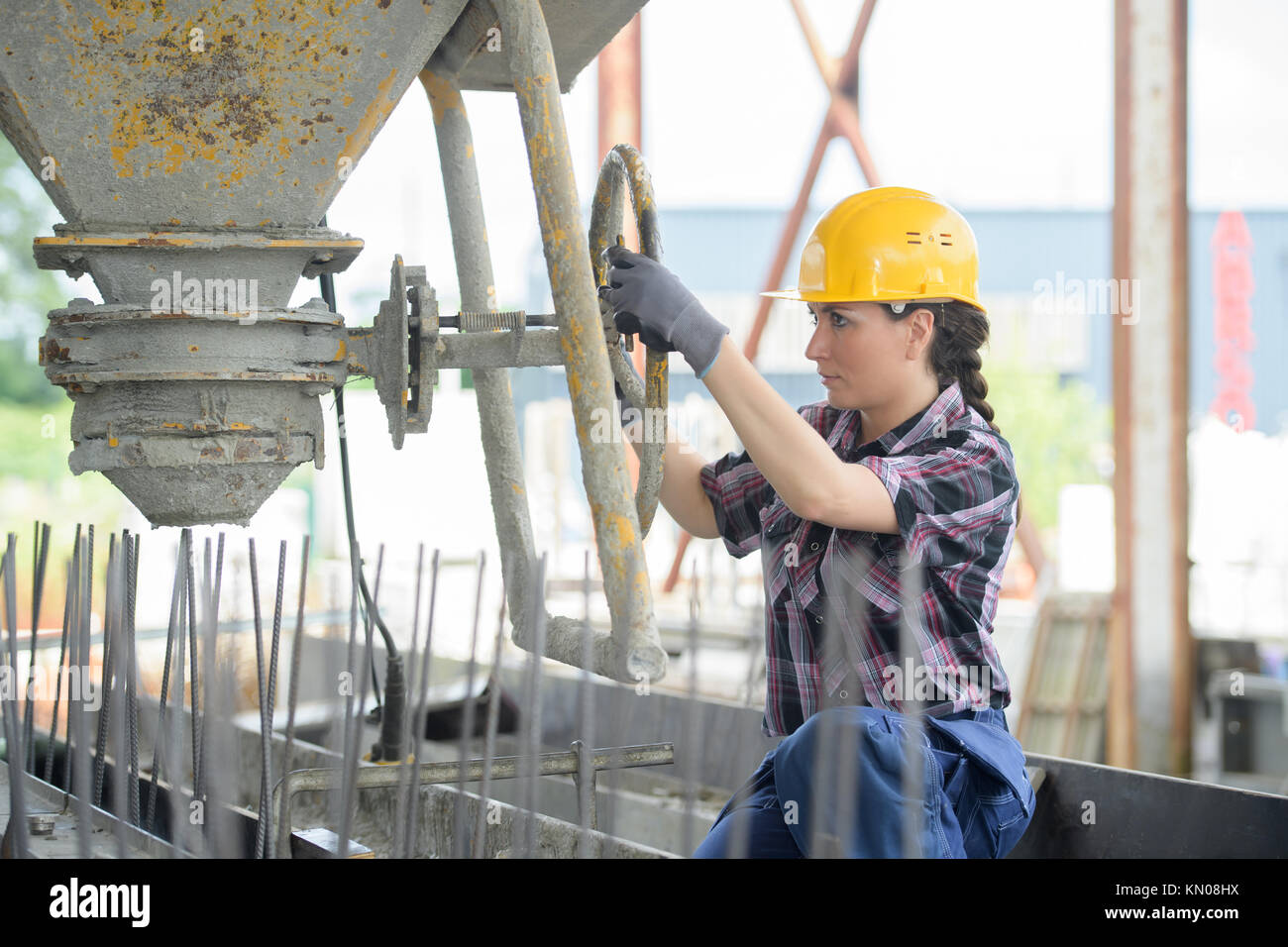 female woman mason working with cement outdoors Stock Photo - Alamy