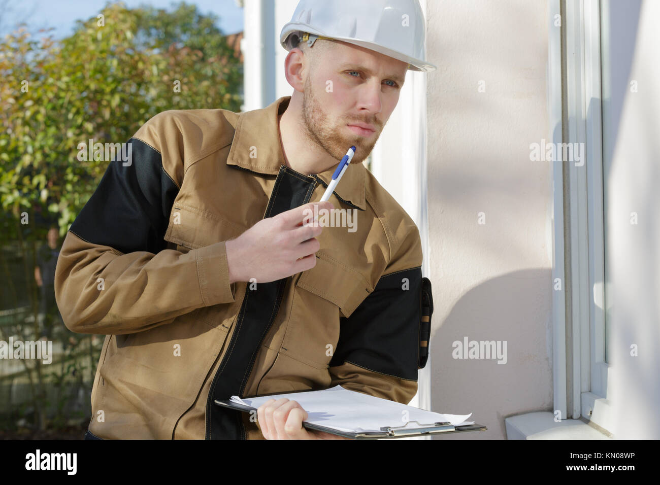 Builder outdoors hi-res stock photography and images - Alamy