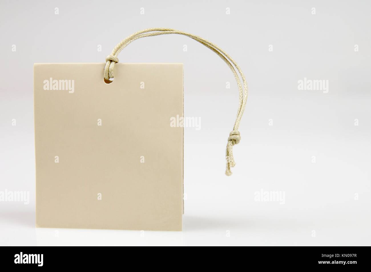 white label with string to write text Stock Photo - Alamy