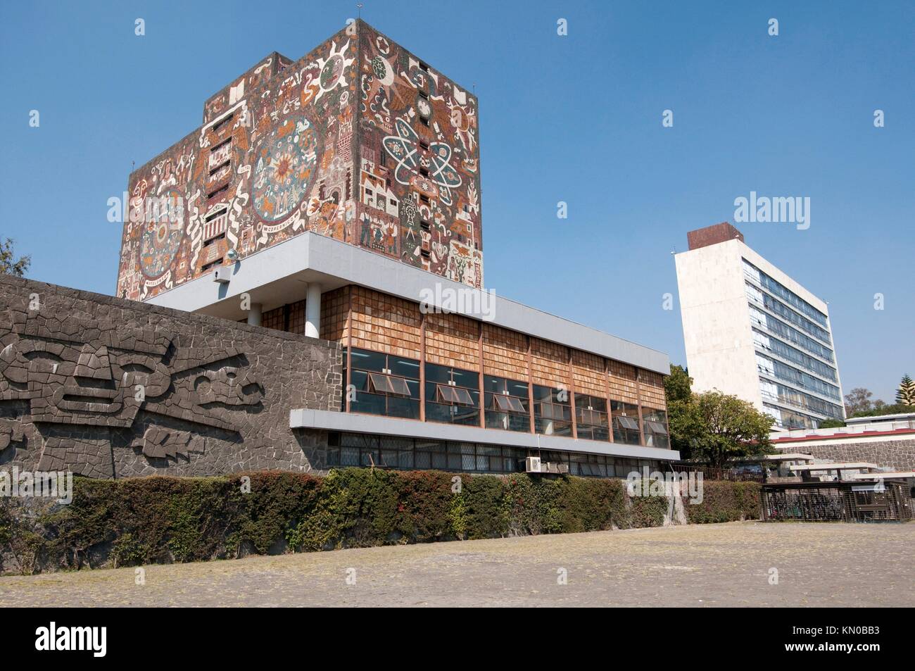 Autonomous university hi-res stock photography and images - Alamy