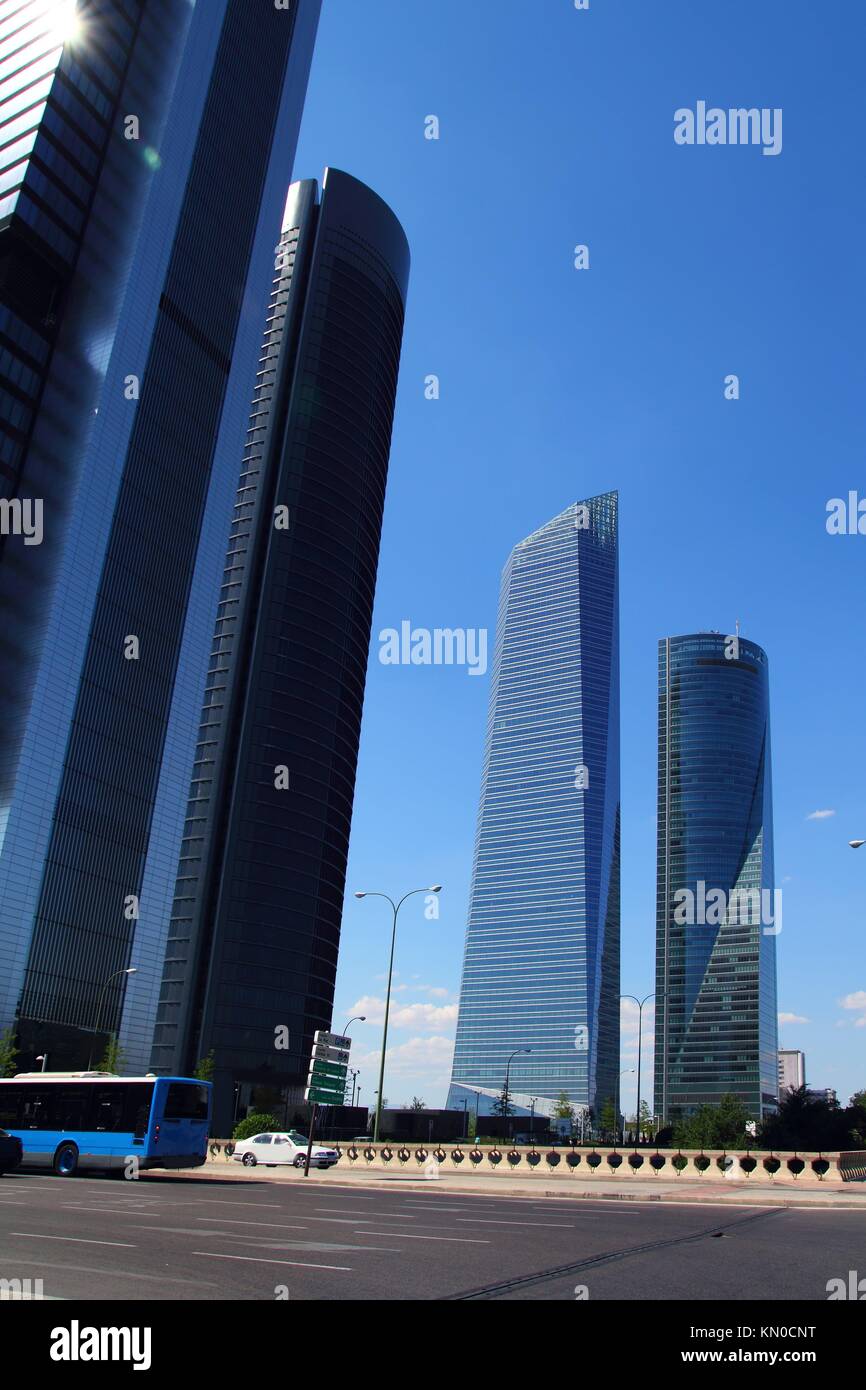 Torre cristal madrid hi-res stock photography and images - Alamy