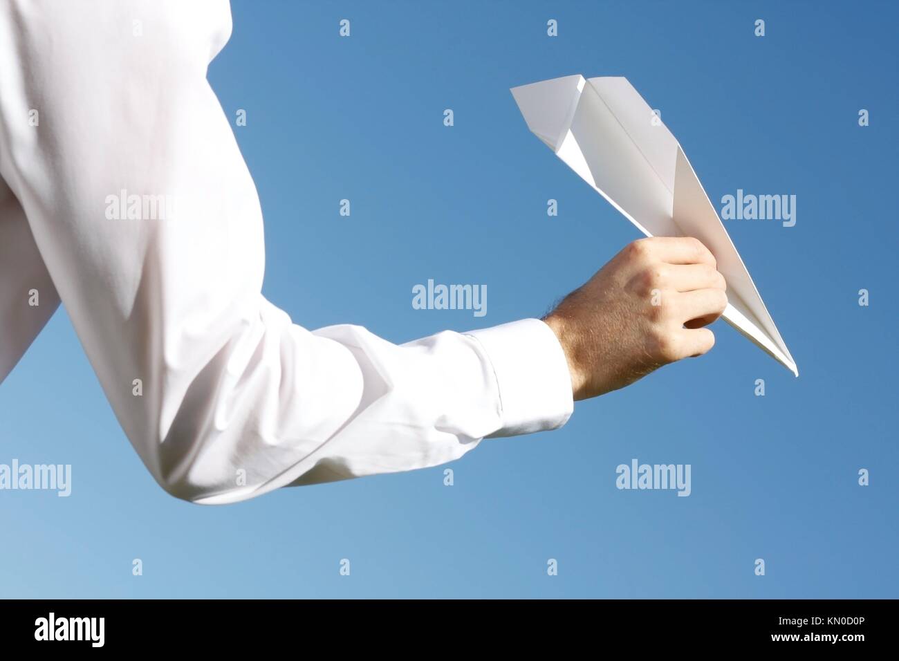 Business paper plane hi-res stock photography and images - Alamy