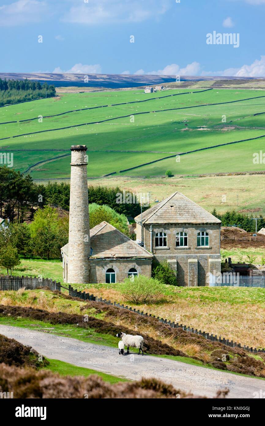 England factory hi-res stock photography and images - Alamy