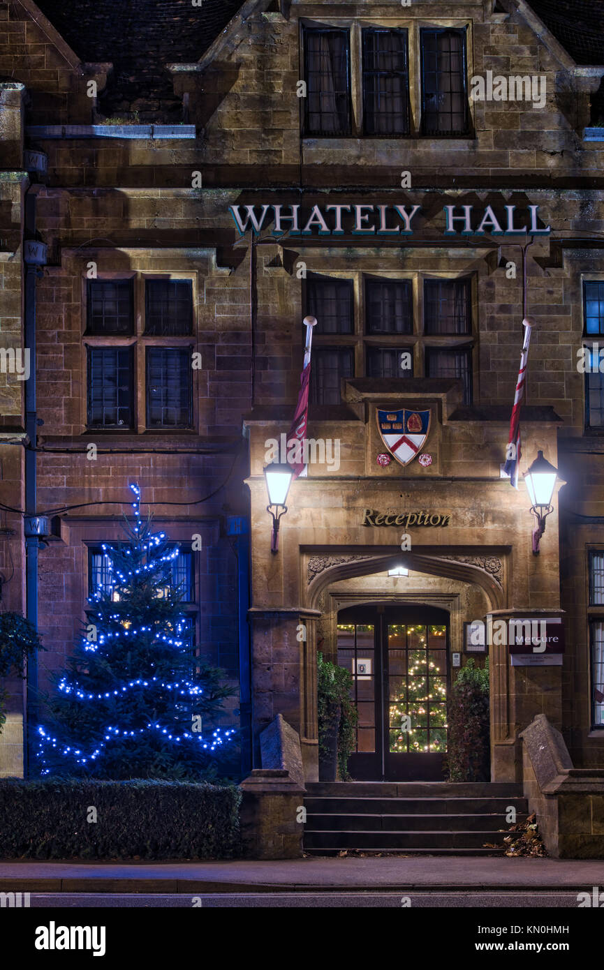 Lights inside the buildings hi-res stock photography and images - Alamy