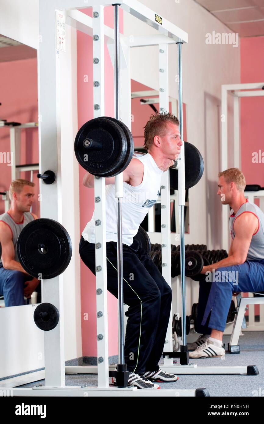 Lifting heavy weight hi-res stock photography and images - Alamy