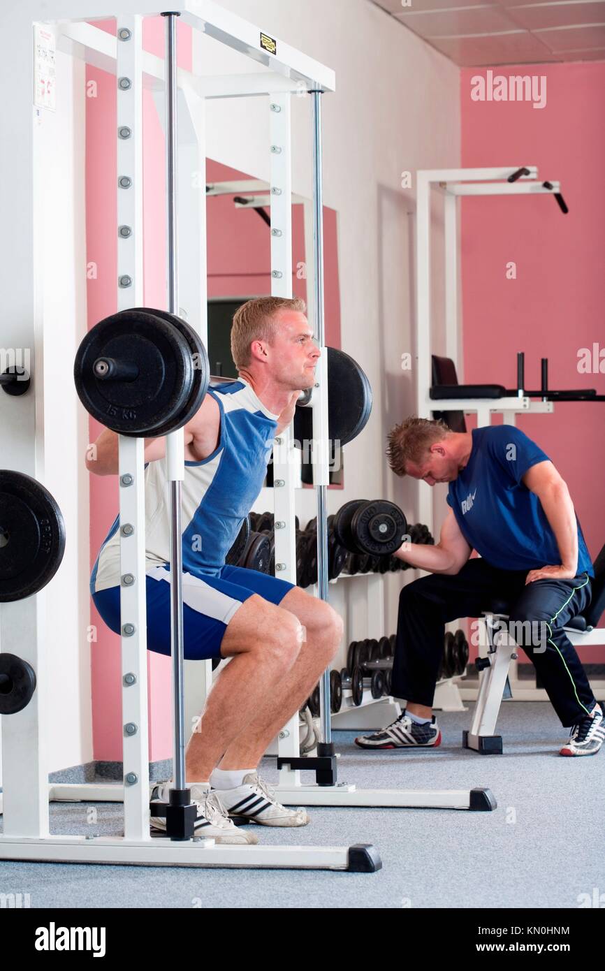 Lifting heavy weight hi-res stock photography and images - Alamy