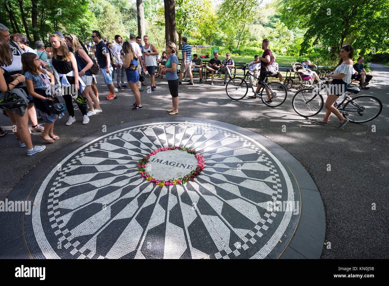 Imagine john lennon memorial hi-res stock photography and images - Alamy